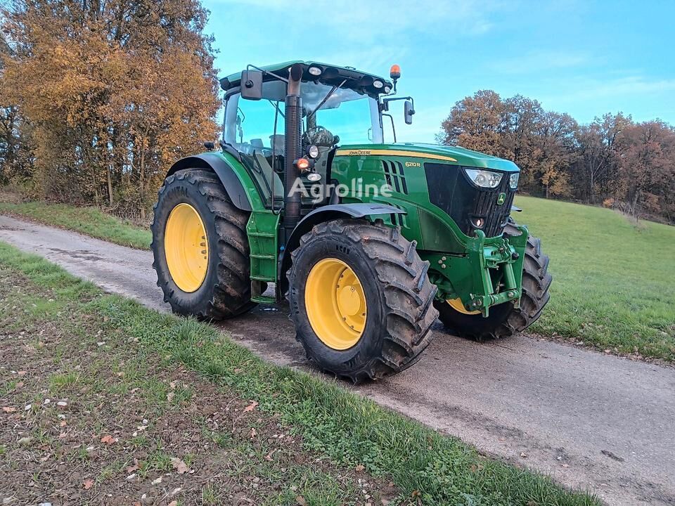 John Deere 6215R traktor točkaš