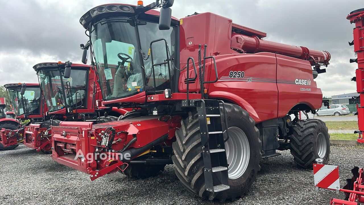 Novi Case IH Axial-Flow 8250 kombajn za žito