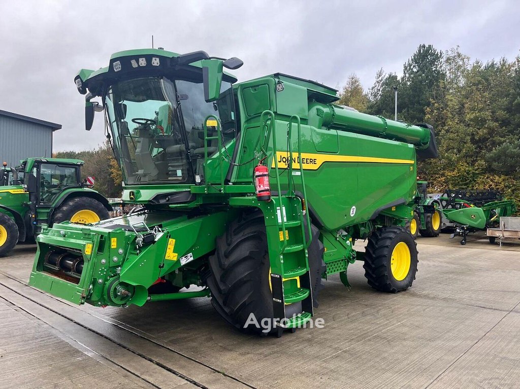 John Deere T6 700 kombajn za žito