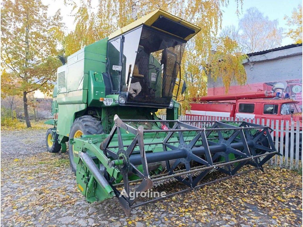 John Deere 1055 kombajn za žito