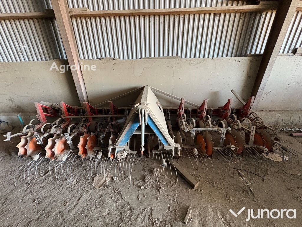 Prodaje se Kverneland kultivator za strništa na aukciji