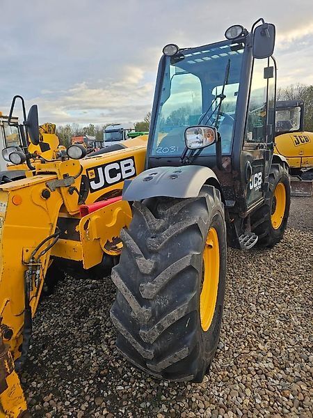 JCB 526-56 AGRI PLUS poljoprivredni utovarivač