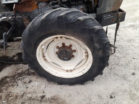Valtra 6400 Front Wheel And Tyre 13.6r28, 13.6r28, 12x28 točak