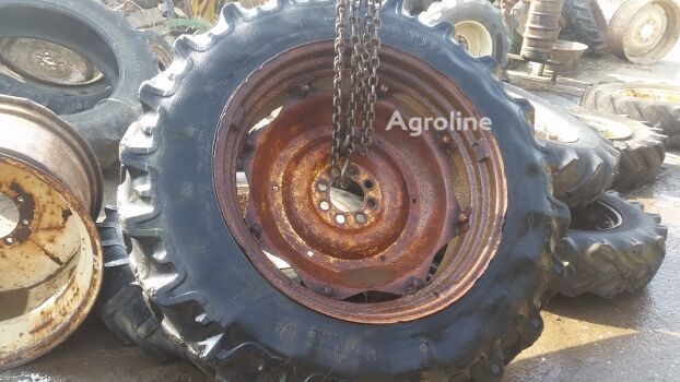 Ford Rear Wheel And Tyre 16.9-38. Please Check By The Photos točak