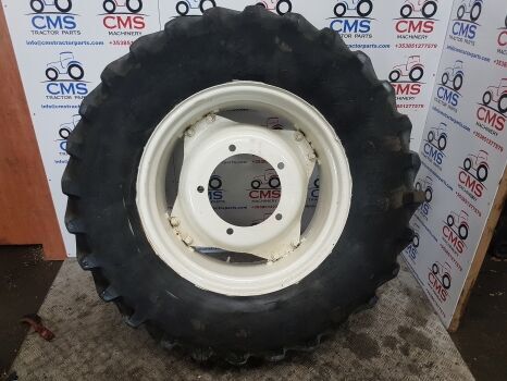 Ford 5640 , 6640 , 7740, 7840 , 8240 , 8340 28 Inch 5 Stud Wheel E5nn točak