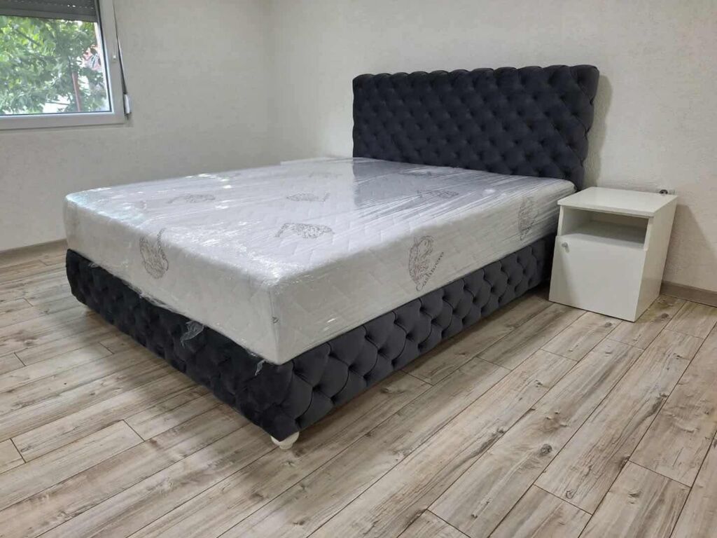 Krevet+Dusek Cena 390€     Dimenzije 160x200