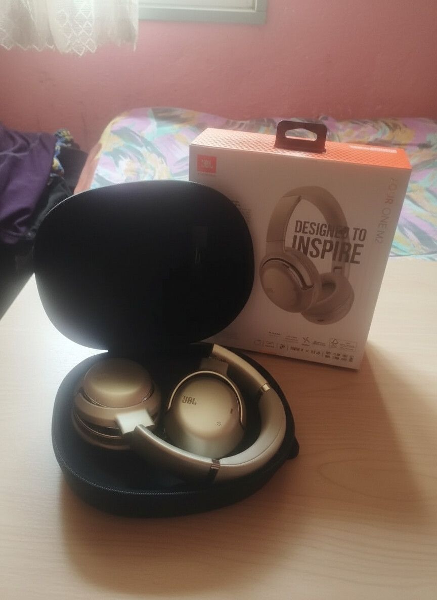 JBL Tour One M2 bežične naglavne slušalice - Premium over‑ear model
