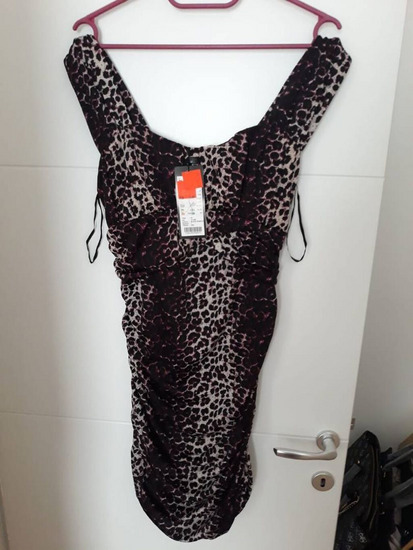 ** Amisu haljina NOVO **