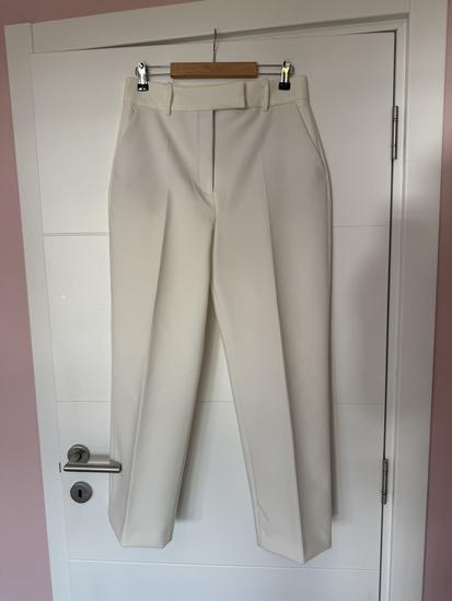Snizene na 990 Zara pantalone