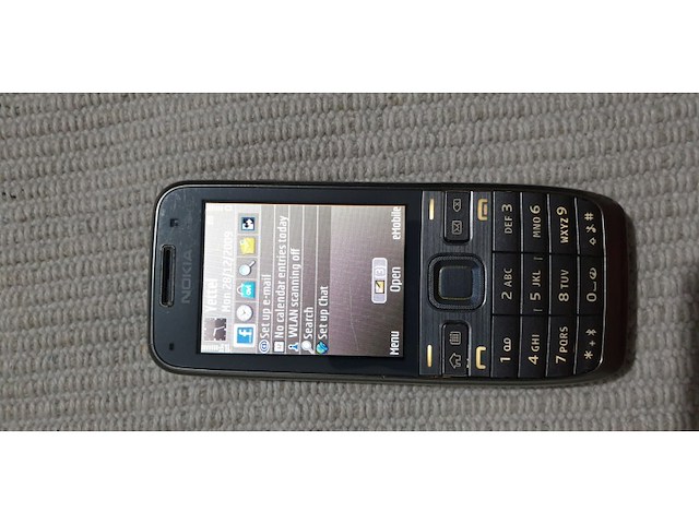 Nokia E52, br. 52, lepo ocuvana, life timer 260:33, ori