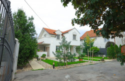 Prodajem Kuću, Veliki Mokri Lug, Zvezdara, Beograd, €395.000
