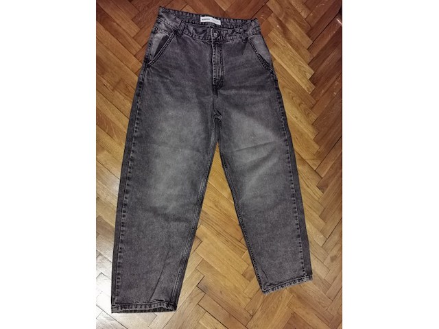 BERSHKA Muske farmerke Vel. 40
