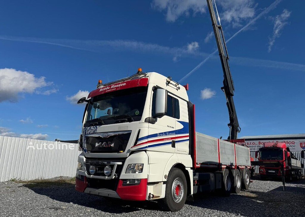 MAN TGX 35.560 valník s hydraulickou rukou HIAB 166-5 EURO 6 kamion s ravnom platformom