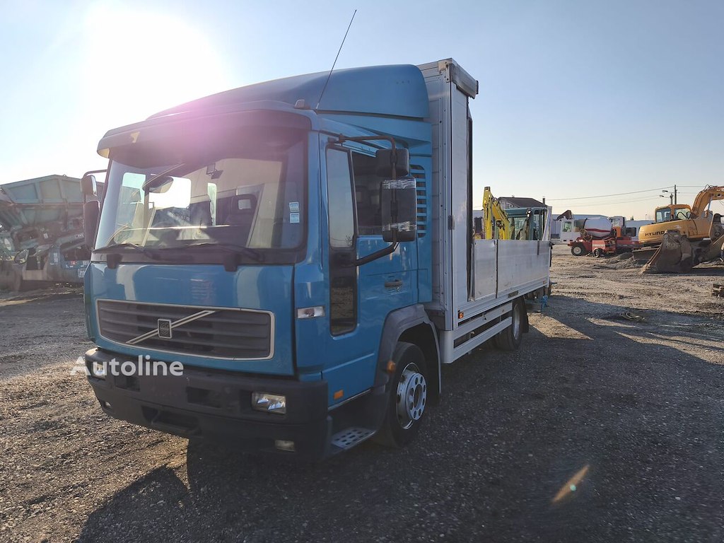 Volvo FL 12 250 kamion s ravnom platformom