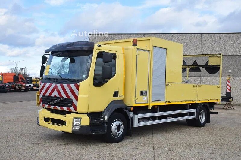 Volvo FL 250 kamion s ravnom platformom