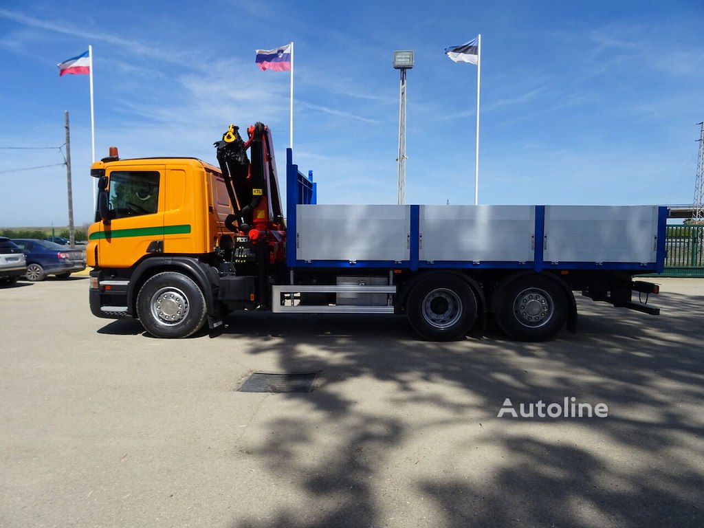 Scania P 380 kamion s ravnom platformom