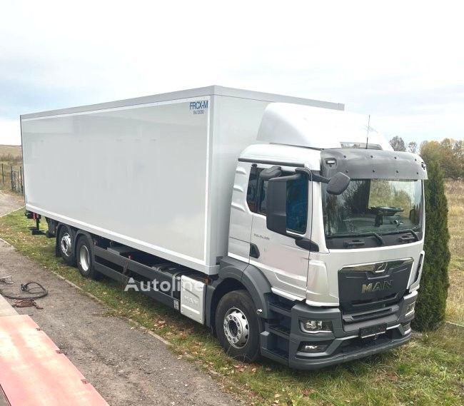 MAN TGS 26.330 kamion furgon