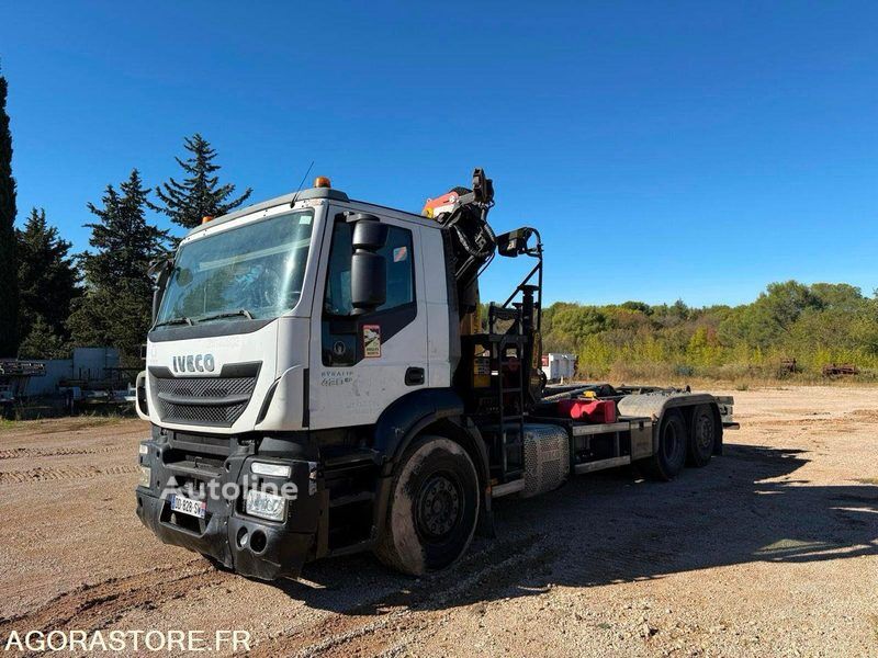 Prodaje se IVECO 260S42 rol kiper sa kukom na aukciji