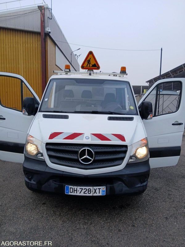 Prodaje se Mercedes-Benz SPRINTER kamion furgon < 3.5t na aukciji