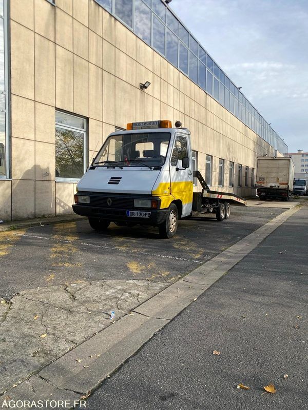 Prodaje se Renault MASTER šlep auto < 3.5t na aukciji
