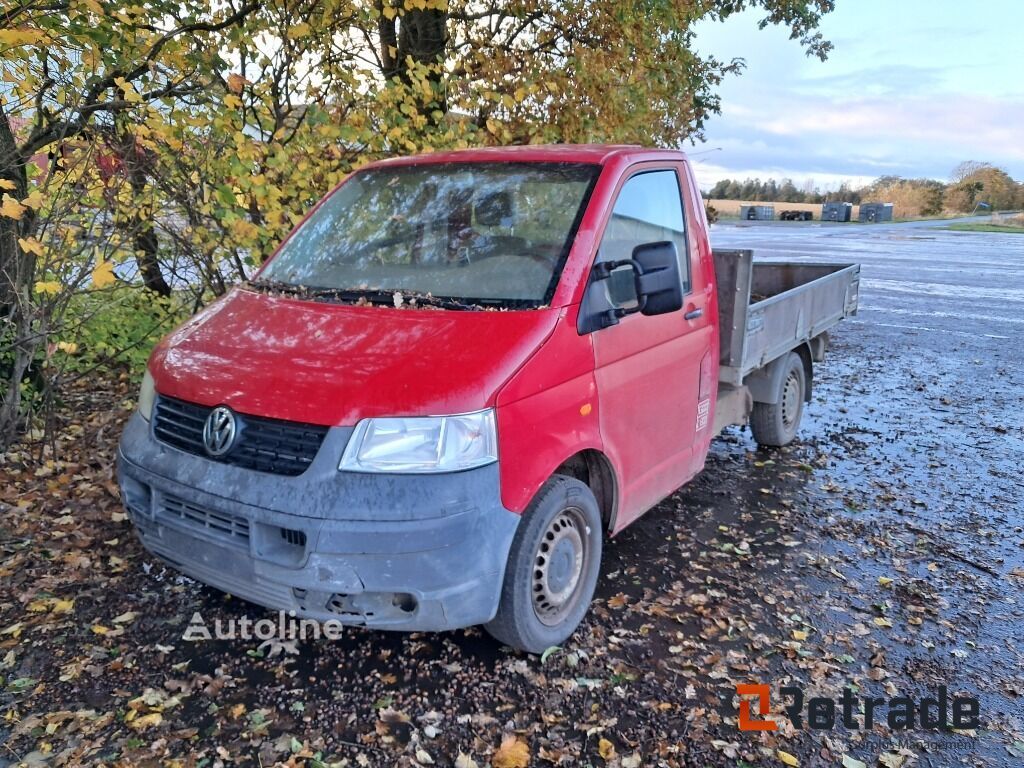 Prodaje se Volkswagen Transporter Pick-up kamion s ravnom platformom < 3.5t na aukciji