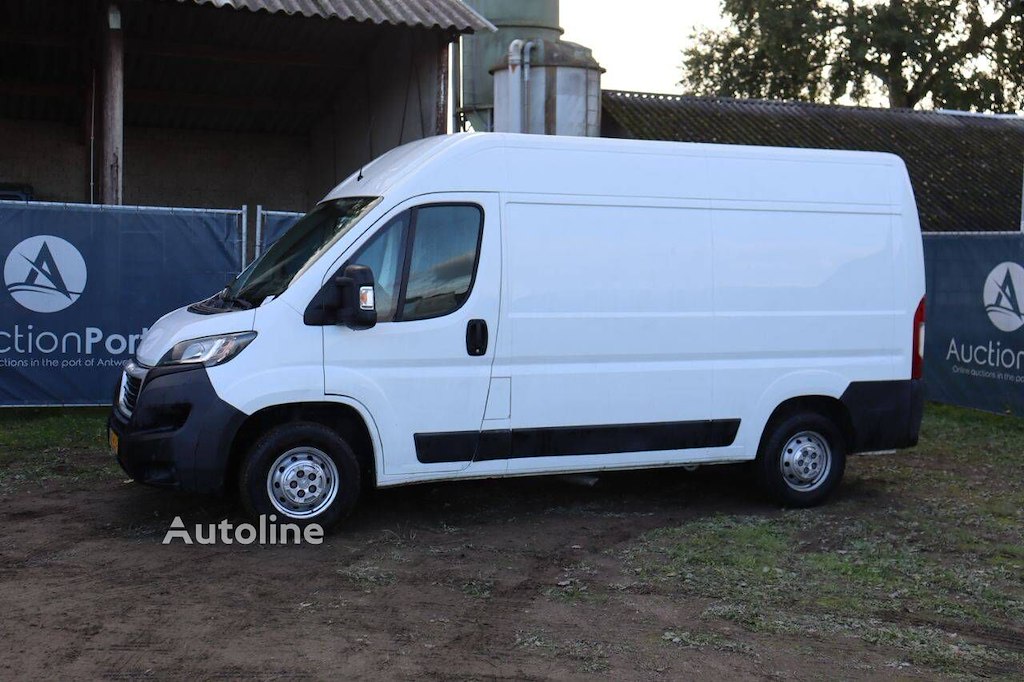 Prodaje se Peugeot BOXER minibus furgon na aukciji