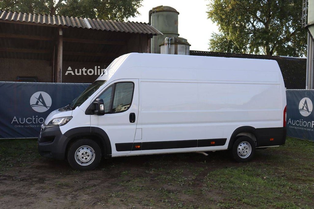 Prodaje se Peugeot BOXER minibus furgon na aukciji