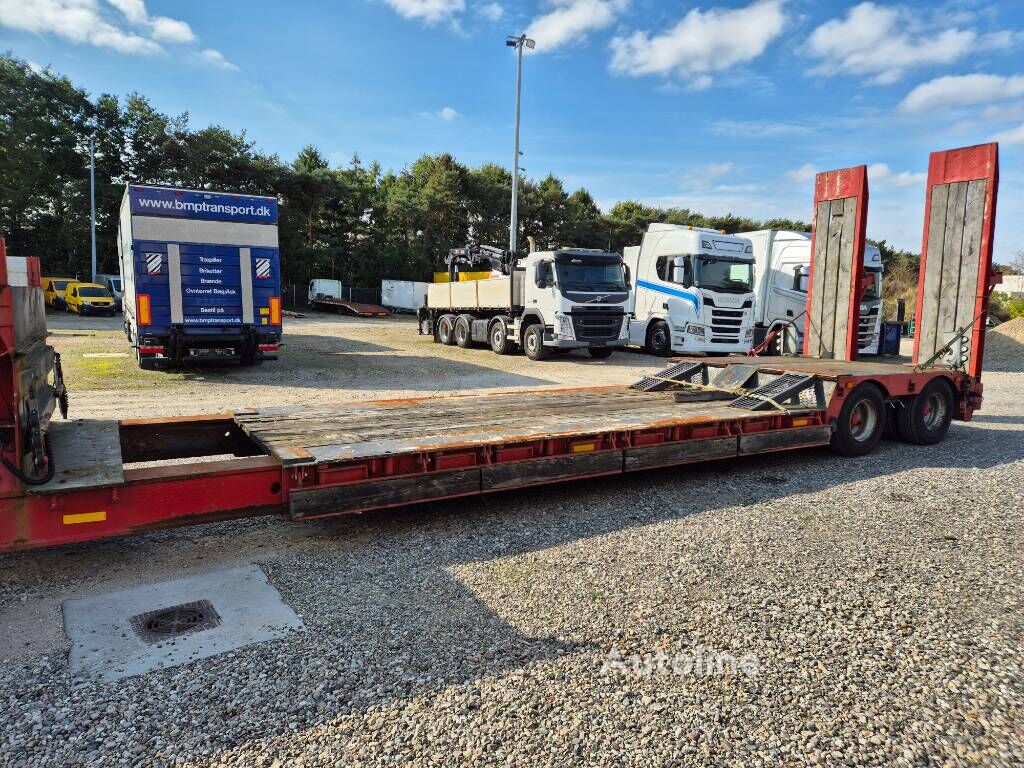 Nooteboom Machine trailer W/ extendable bed & Hyd Ramps poluprikolica sa niskom platformom