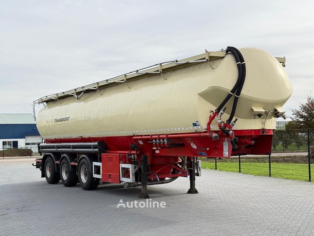 Feldbinder EUT 59.3 4 CHAMBER, STEERING AXLE, 3 X 10 TONS AXLES, 59 CUBIC. cisterna silos