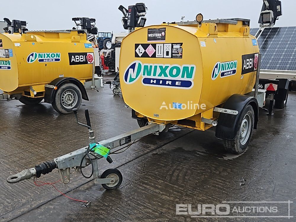 Prodaje se Western prikolicu cisternu za gorivo na aukciji