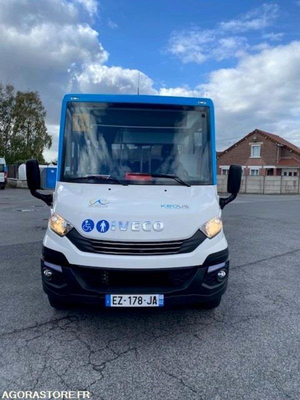 Prodaje se IVECO 70C18 prigradski autobus na aukciji