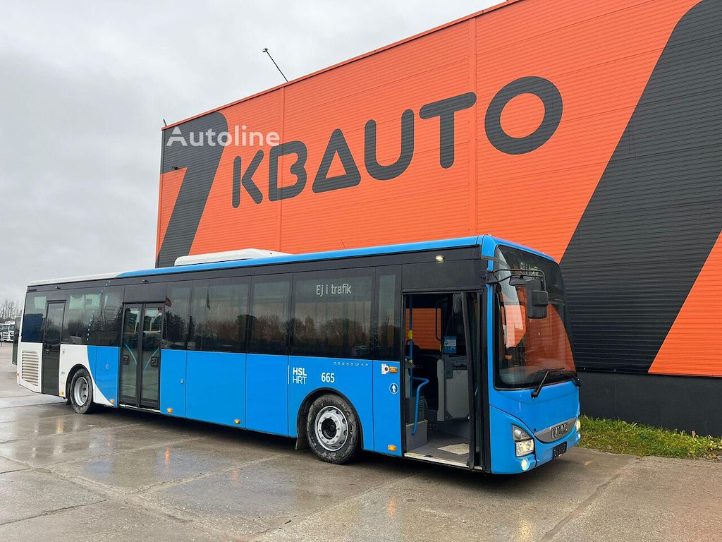 IVECO Crossway LE 4x2 AC / AUXILIARY HEATING / WHEELCHAIR RAMP gradski autobus
