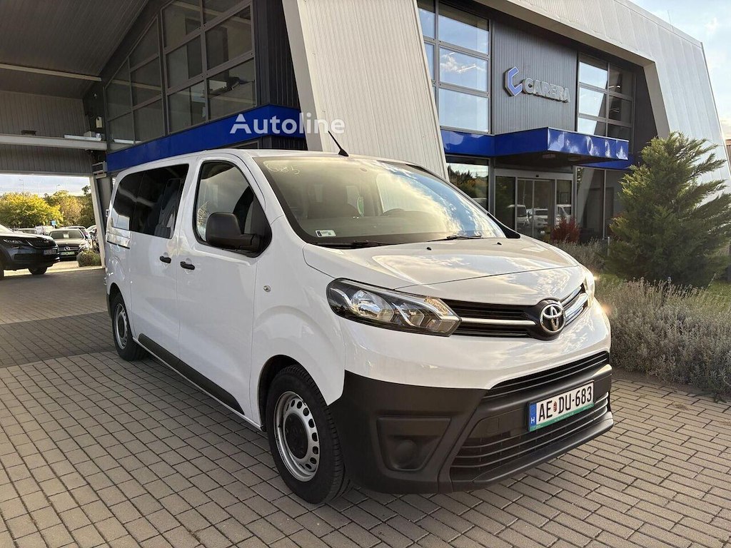 Toyota Proace putnički minibus
