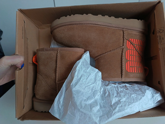 Novo. Original UGG cizme