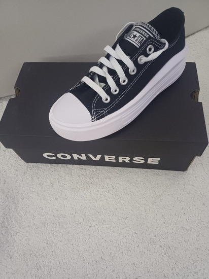 Glanc nove Converse patike