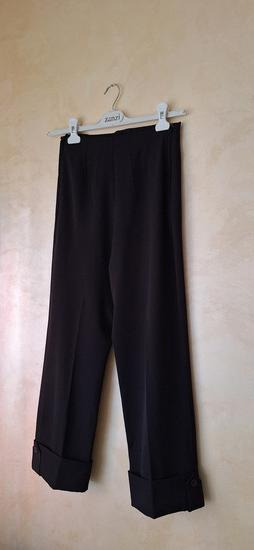 Prelepe crne pantalone