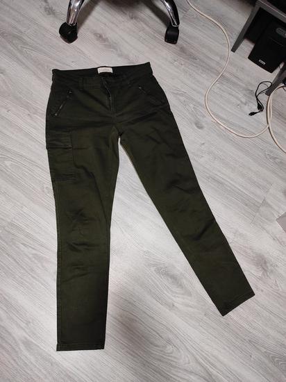 Maslinasto zelene uske pantalone 38