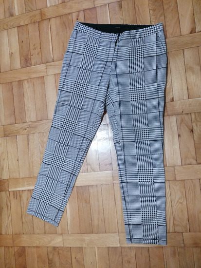 Theory skupocene pantalone S kao nove