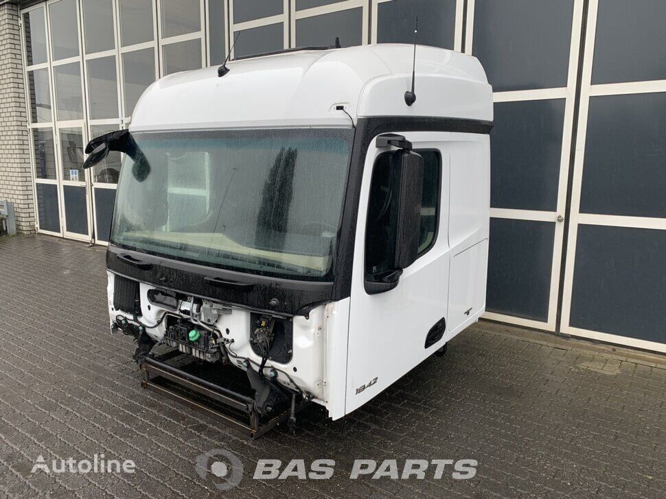 Mercedes-Benz Actros MP4 Mercedes StreamSpace L-cab L2H2 StreamSpace L-cab L2H A 000 600 01 01 kabina za kamiona