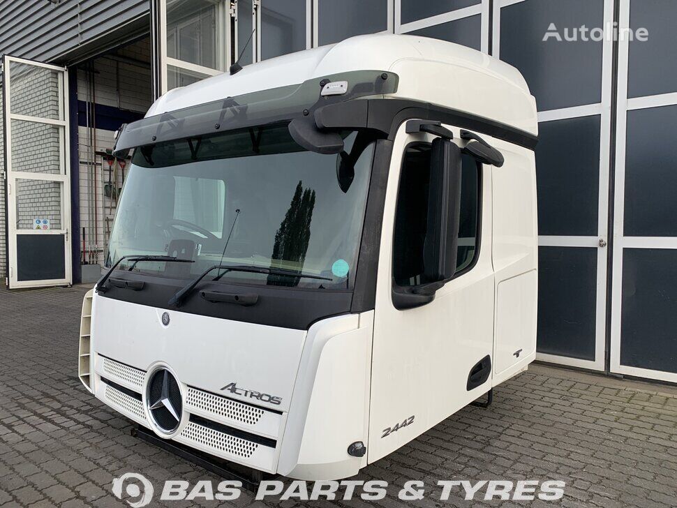 Mercedes-Benz Actros MP4 Mercedes StreamSpace L-cab L2H2 StreamSpace L-cab L2H A 000 600 01 01 kabina za kamiona