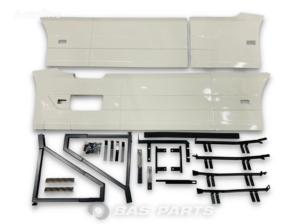 Volvo FM4 Sideskirt Set 82190344 oblaganje za Volvo FM4 kamiona