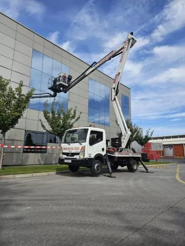IZNAJMLJIVANJE KAMIONA SA KORPOM