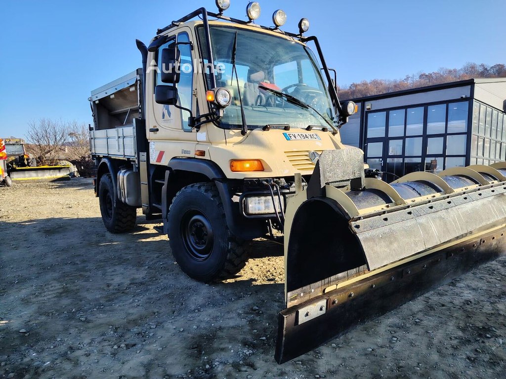 Mercedes-Benz Unimog univerzalna komunalna mašina