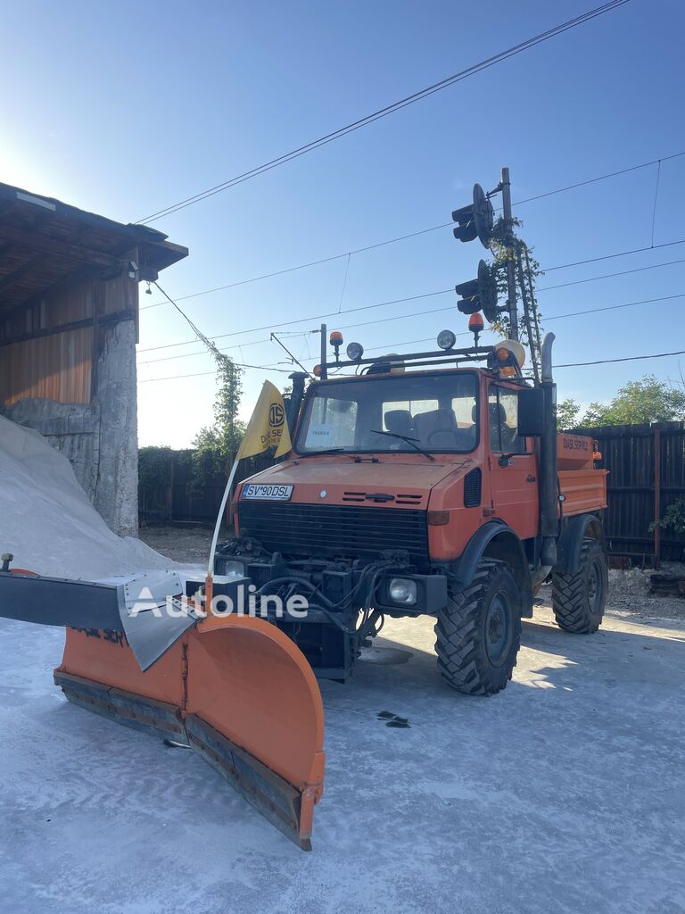 Mercedes-Benz Unimog U1400 vozilo za čišćenje ulica