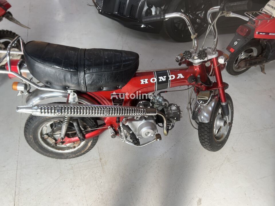 Prodaje se Honda L99 moped na aukciji