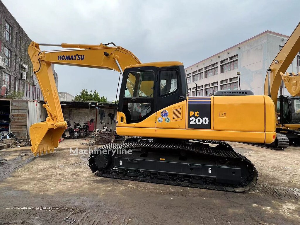 Komatsu PC200-7 bager guseničar