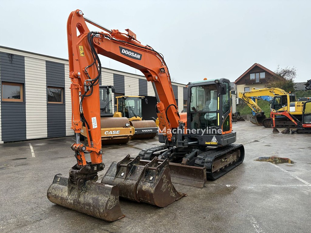 Doosan DX85R-3 midi bager