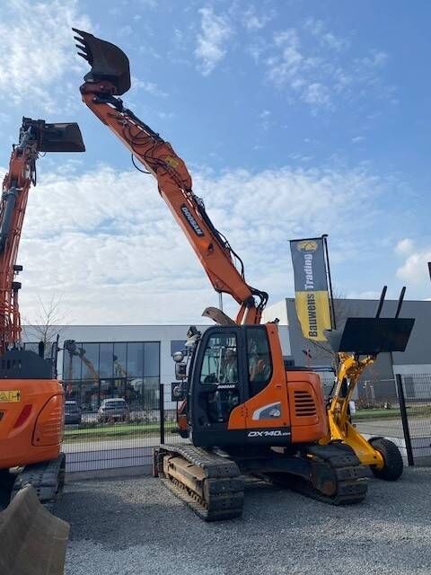 Doosan DX140 LCR-5 bager guseničar