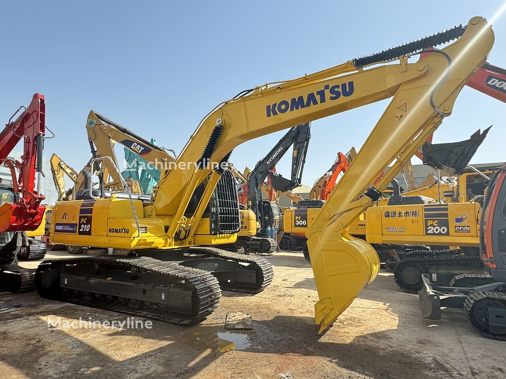 Komatsu PC210-7 bager guseničar