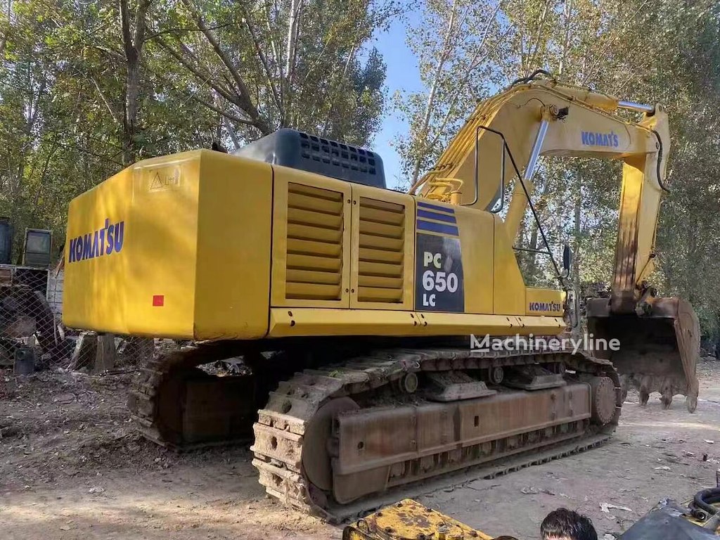 Komatsu PC650 bager guseničar